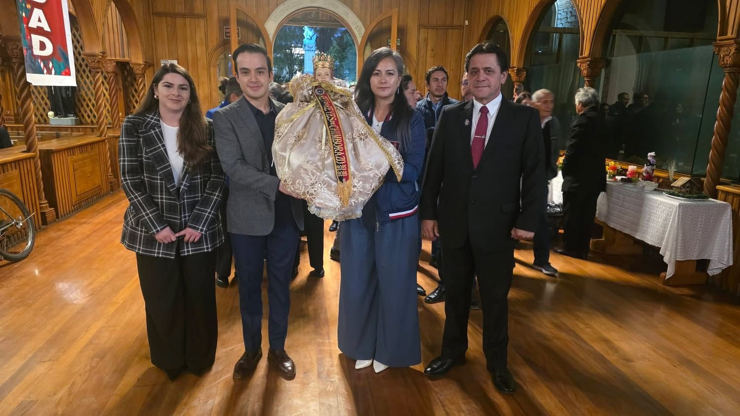 Autoridades provinciales presentes en el tercer día de la Novena del ...